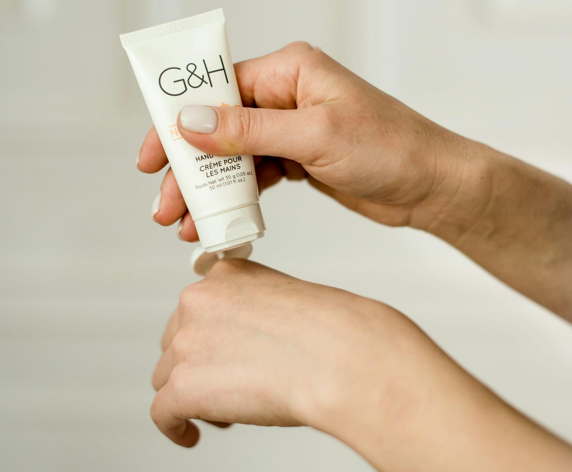 Mesin Pengisian dan Pengedap Kosmetik Automatik